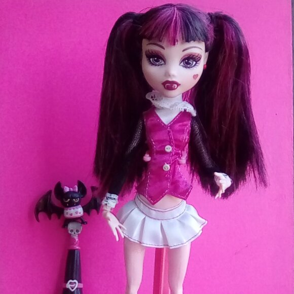 monster high | Toys | Monster High Draculaura Doll First Wave Elastic ...